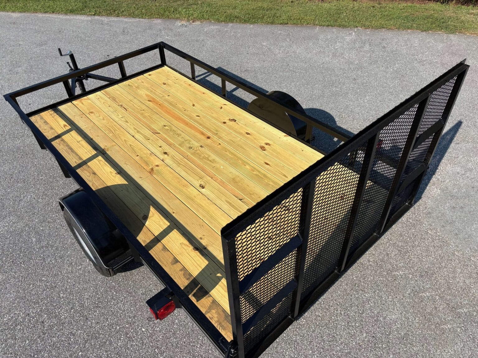 Single Axle Utility Trailer - Down Home Trailer Sales